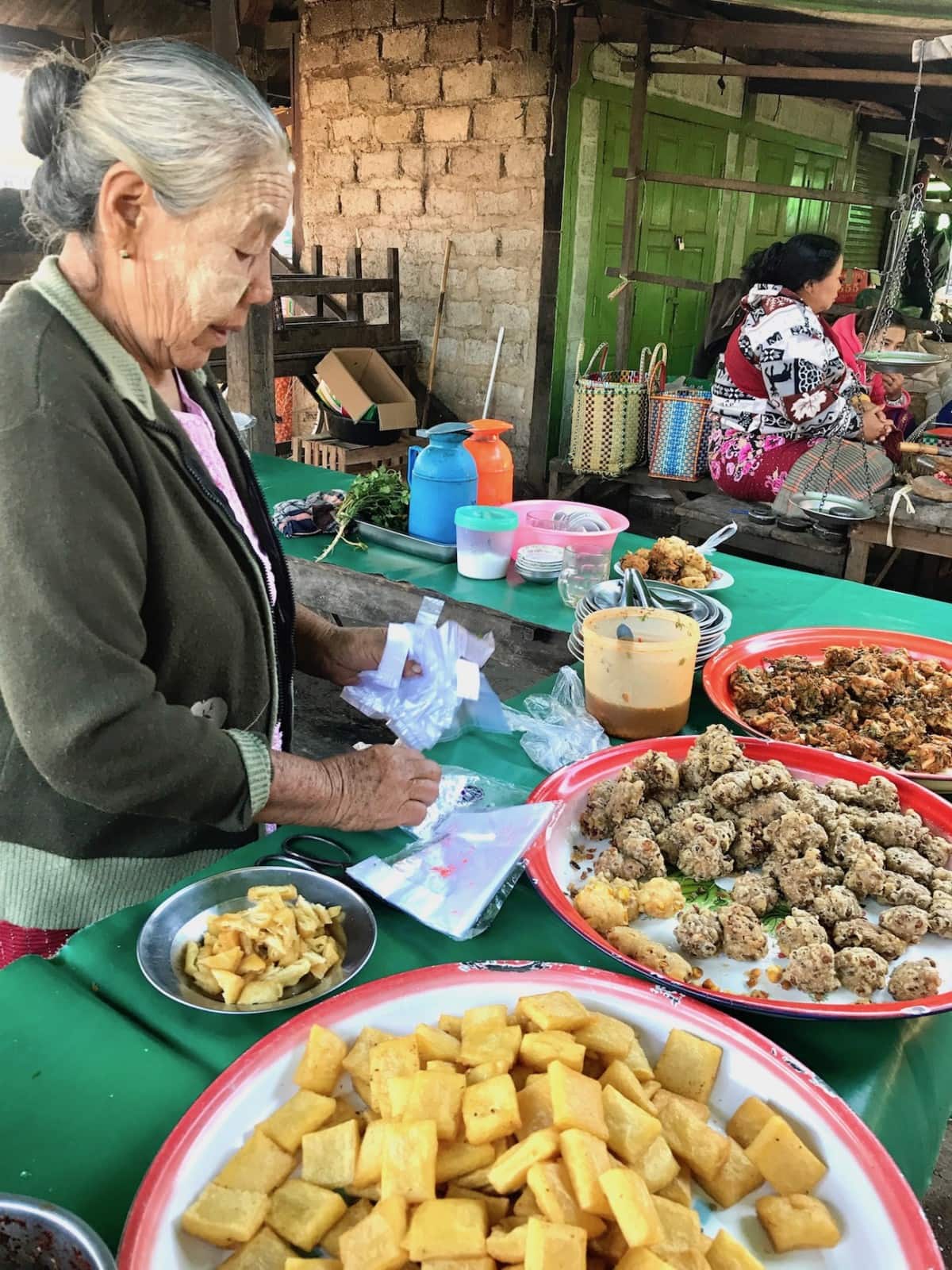 Bohemian Travel Guide to Inle Lake - Bohemian Vagabond - Jacki Ueng