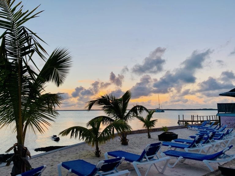 Best Eleuthera Restaurants & Bars - Bohemian Vagabond - Jacki Ueng